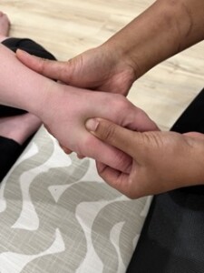 Understanding Acupressure Points for Labour and Birth - Oona